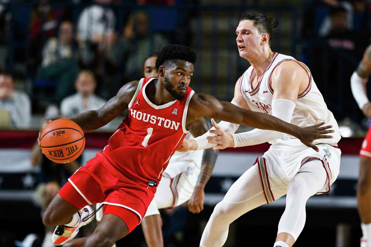 No. 3 Houston improves to 2-0 with win over Saint Joseph's