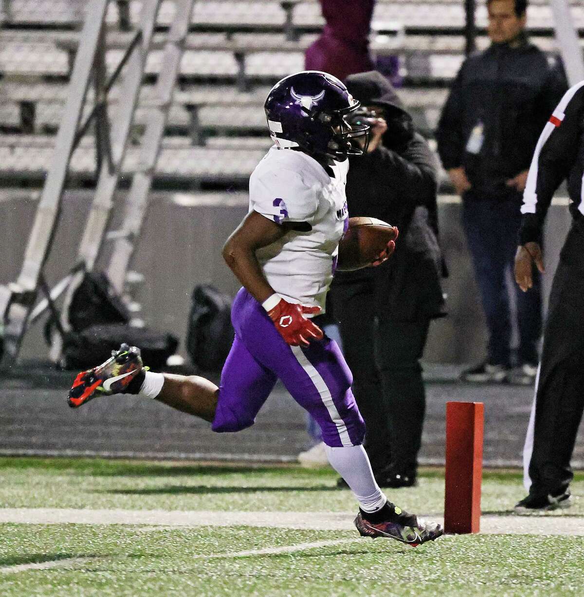 Defense, big plays lead Hightower past Morton Ranch
