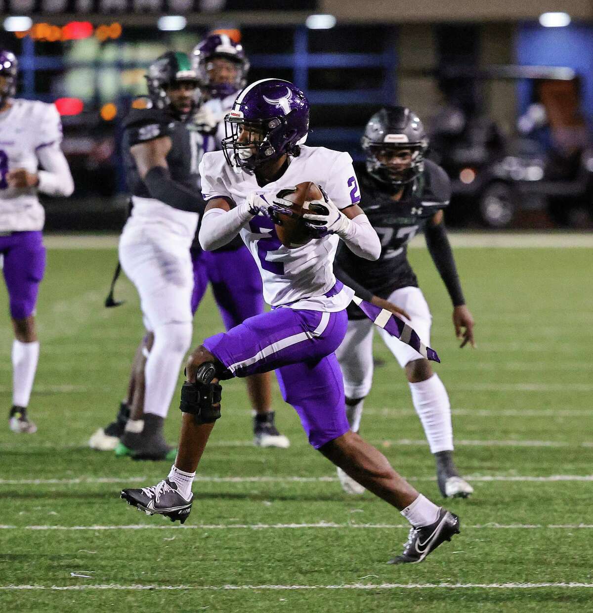 Defense, big plays lead Hightower past Morton Ranch