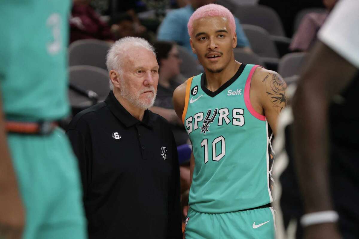 San Antonio Spurs defeat depleted Milwaukee Bucks
