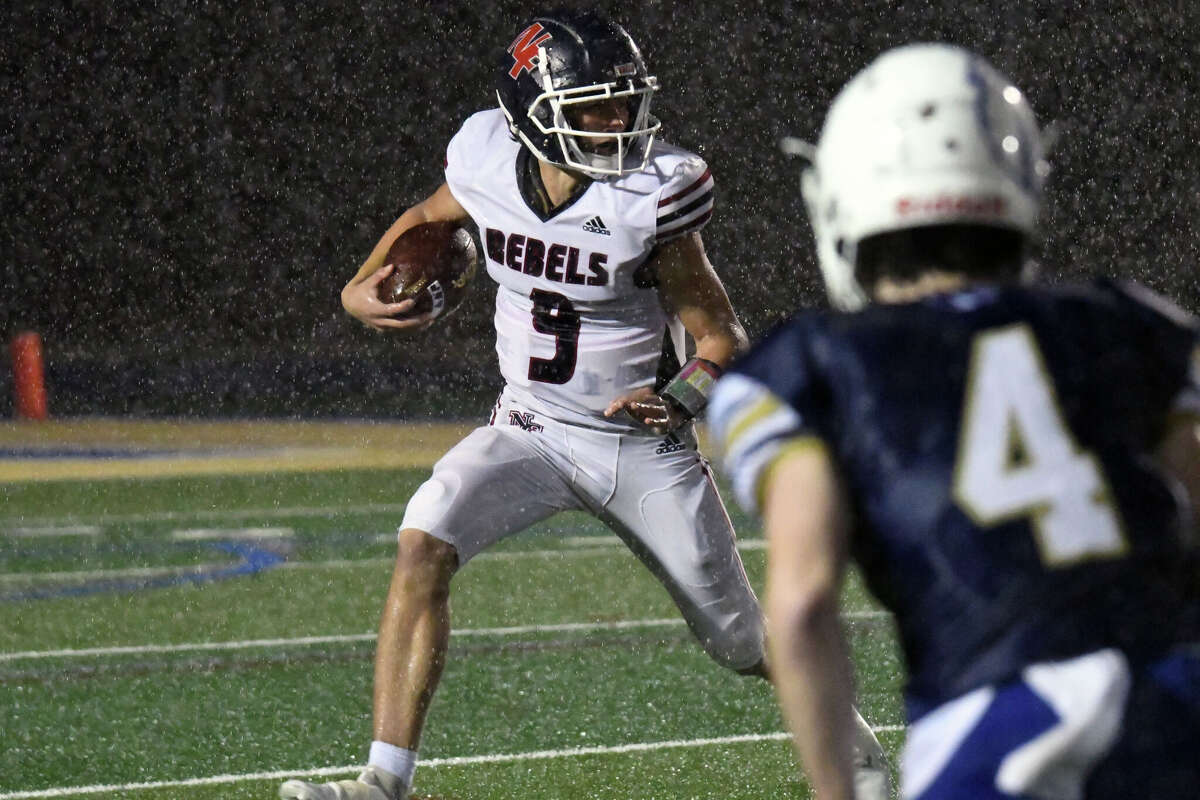 Newtown quarterback Dylan Magazu rushed for 3 touchdowns in win over ...
