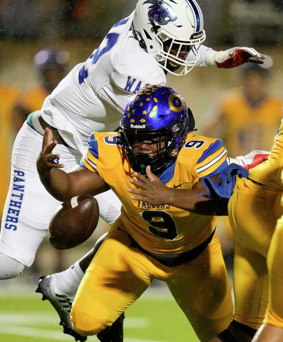 C.E. King routs Channelview in Class 6A Division II bi-district