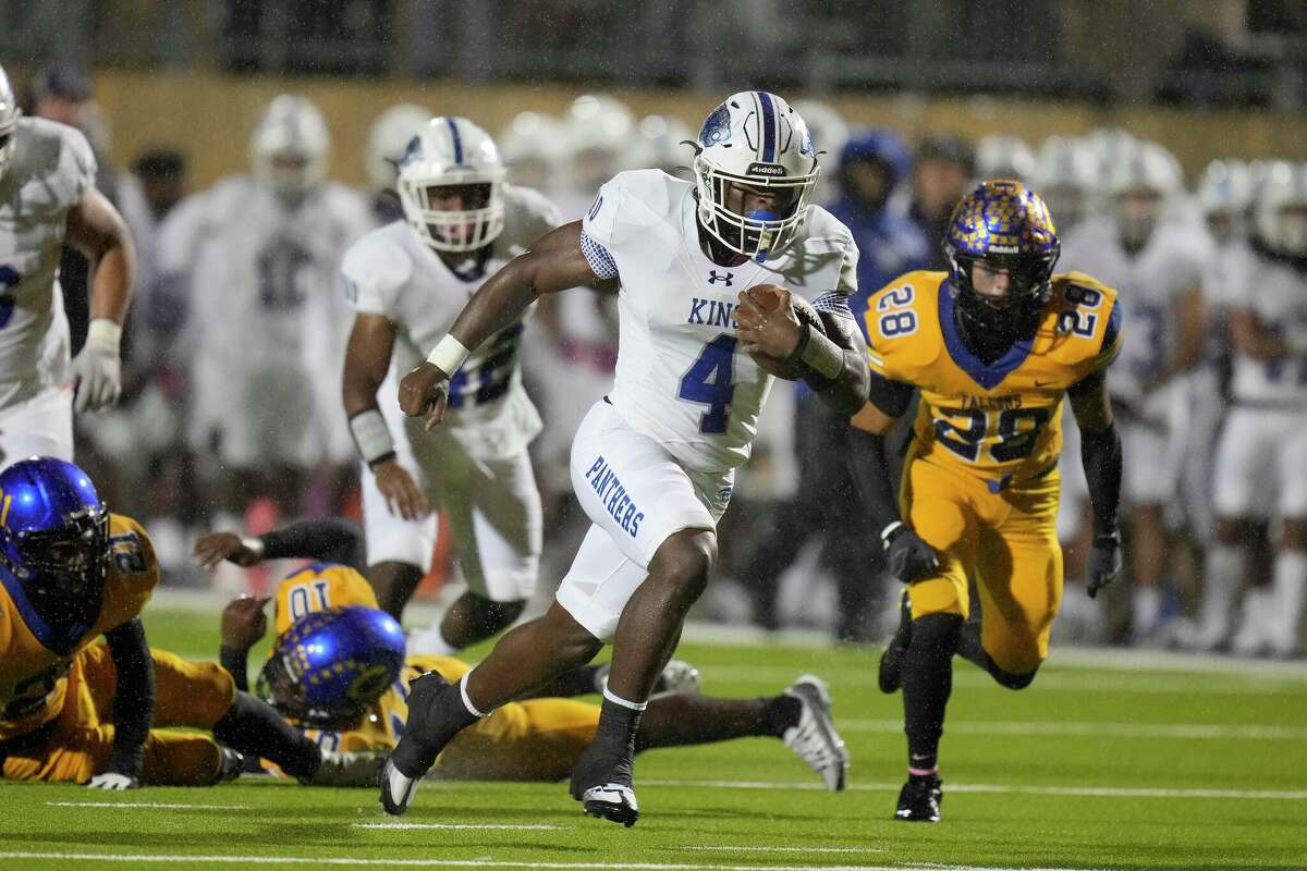 C.E. King routs Channelview in Class 6A Division II bi-district