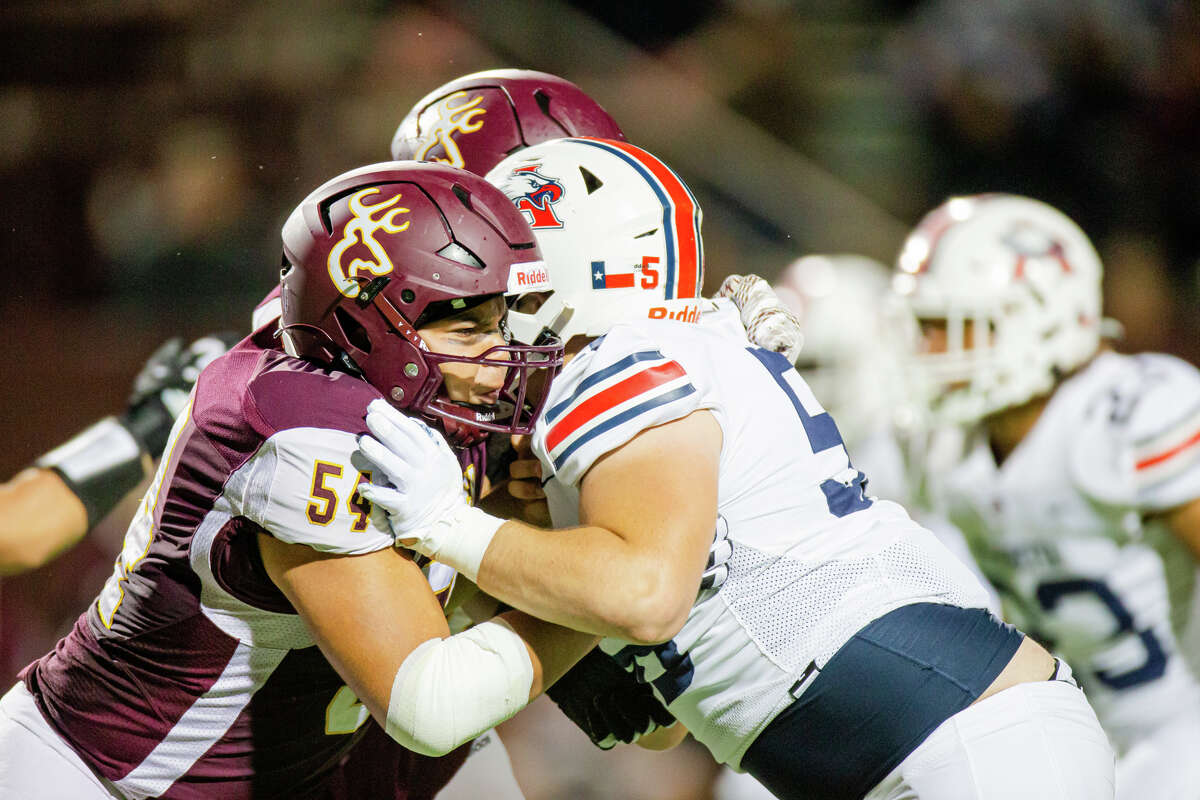 Atascocita defeats Deer Park to advance to area round