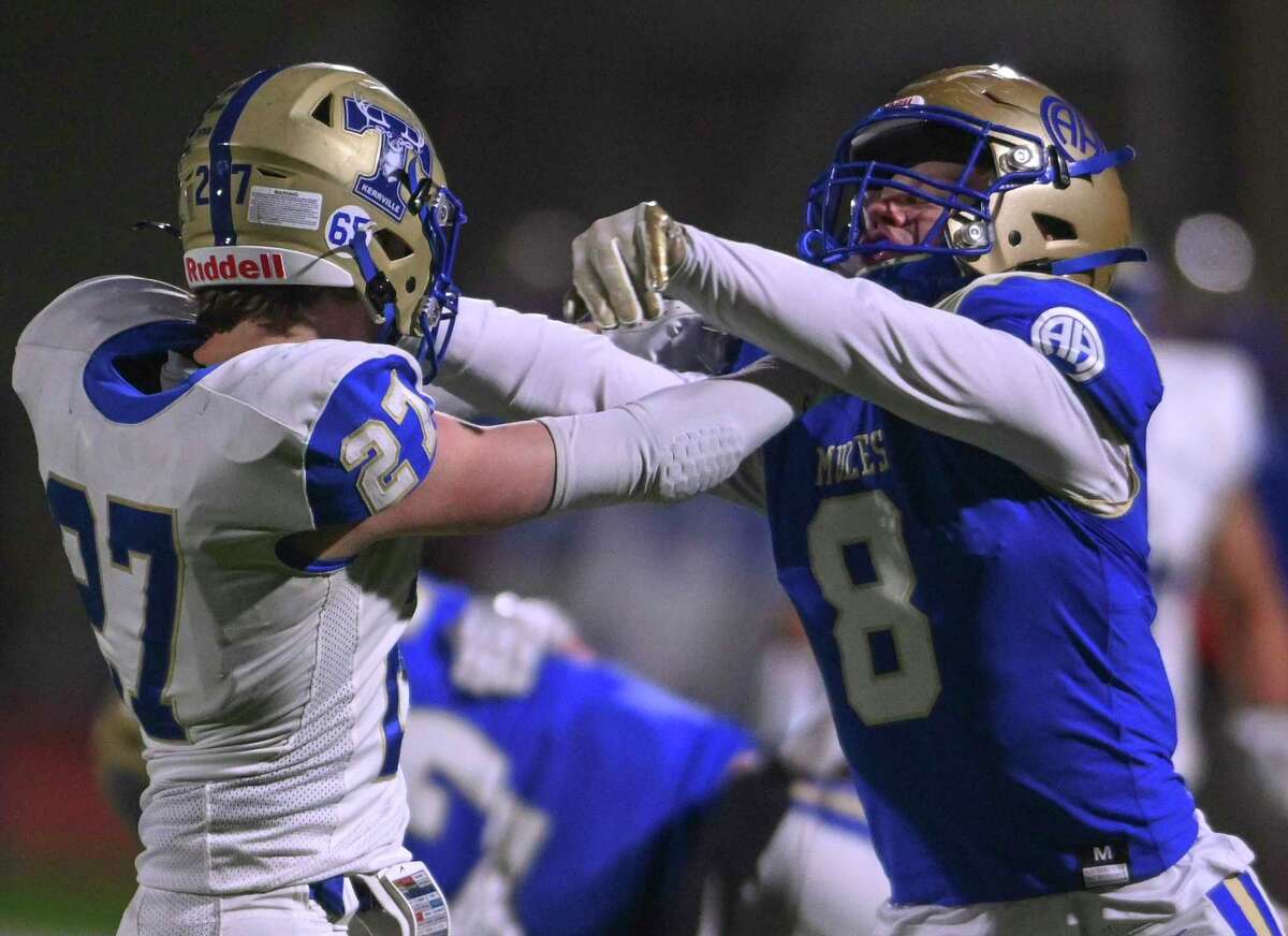 High school football playoffs: Alamo Heights 64, Kerrville Tivy 27