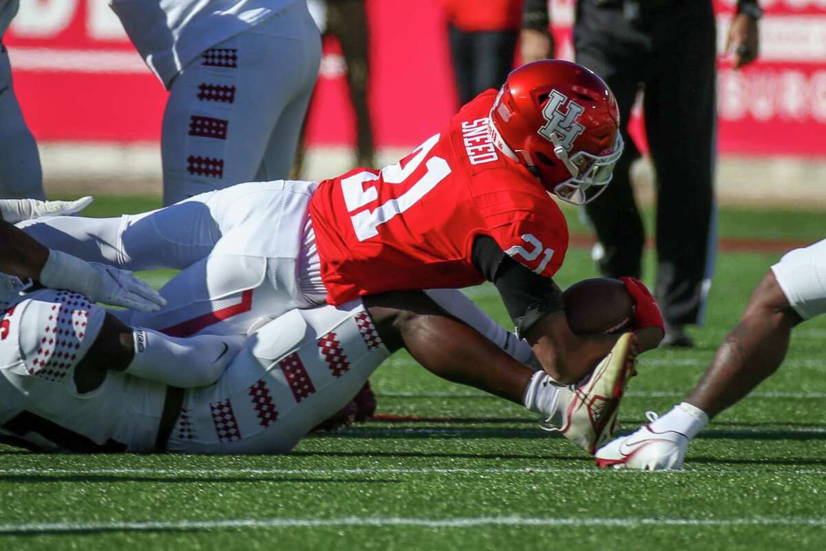 Houston Cougars defeat Temple to become bowl eligible