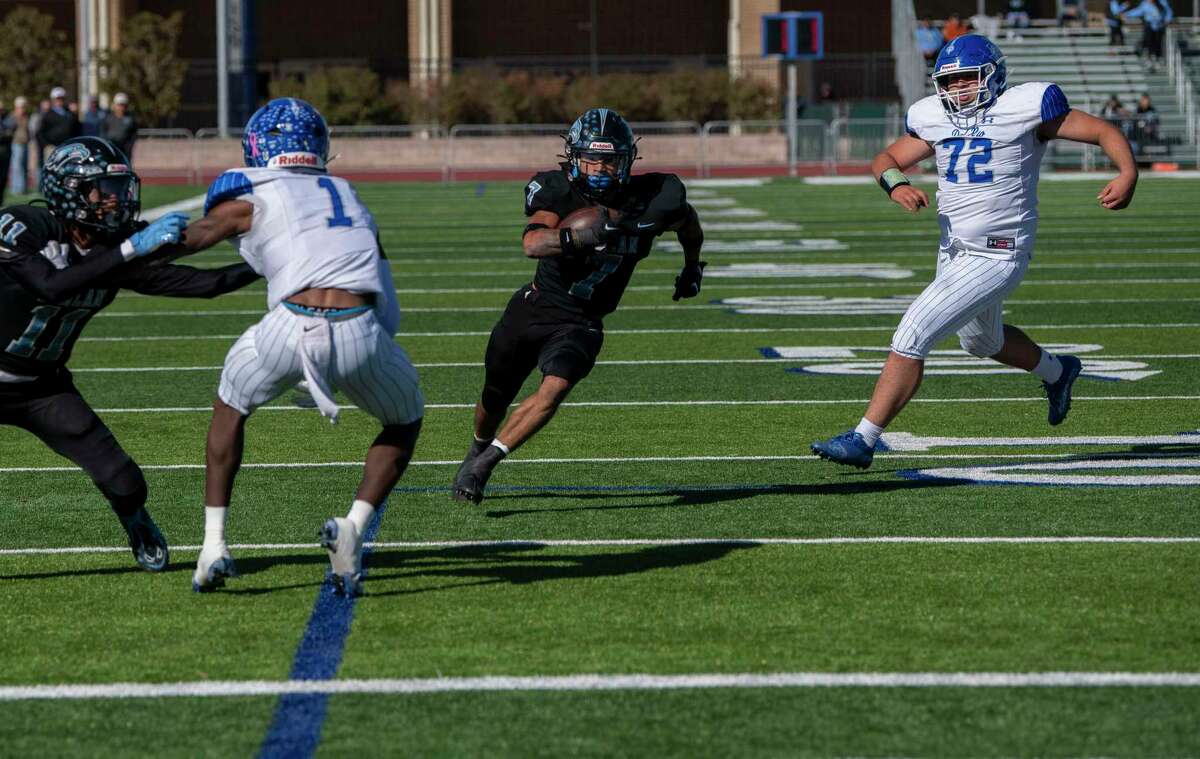 High school football playoffs: Harlan 42, Del Rio 3