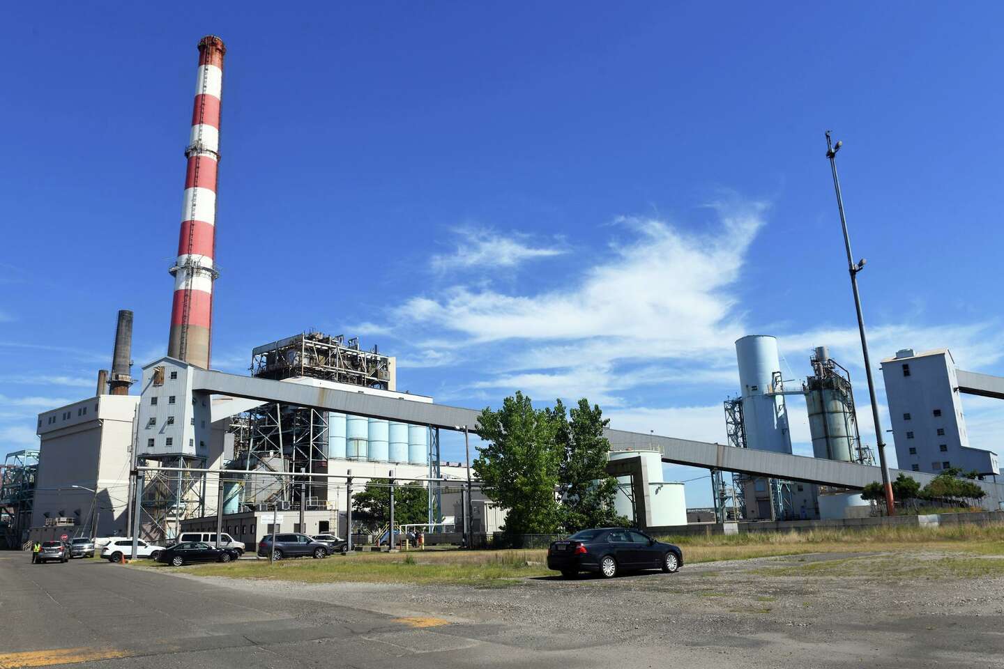 CT makes 'huge bet' with $22.5M to demolish Bridgeport power plant