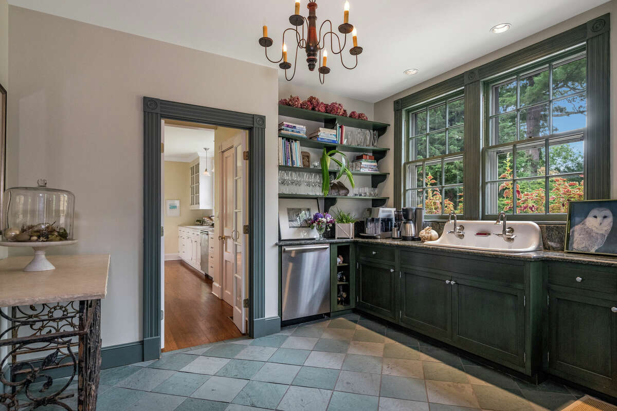 CT home built by architect in Yale secret society listed for $4M