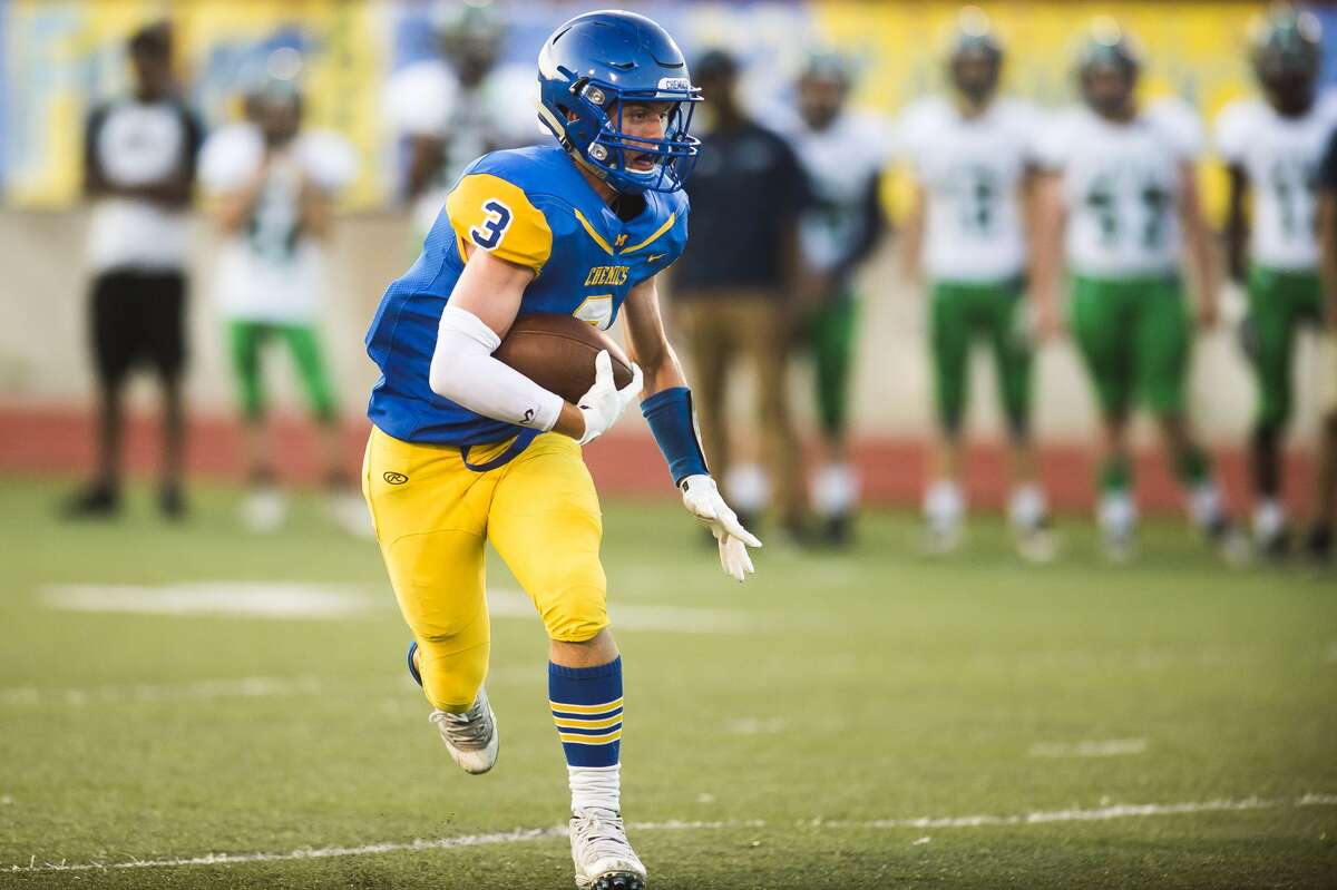 Midland's Johnstone, Metiva contributing to Alma's historic season