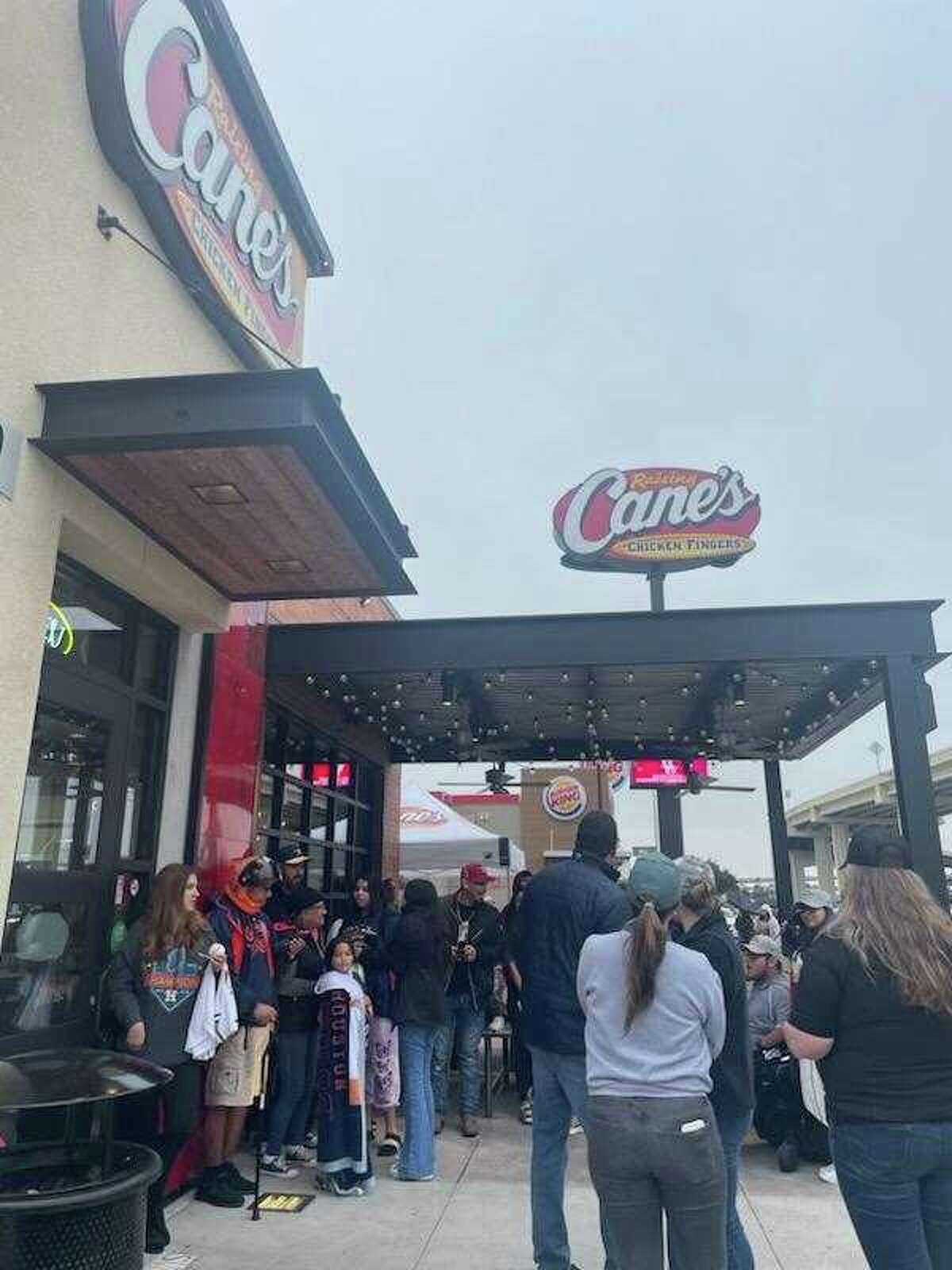 Astros' Jeremy Peña drew a huge crowd to a Houston Raising Cane's