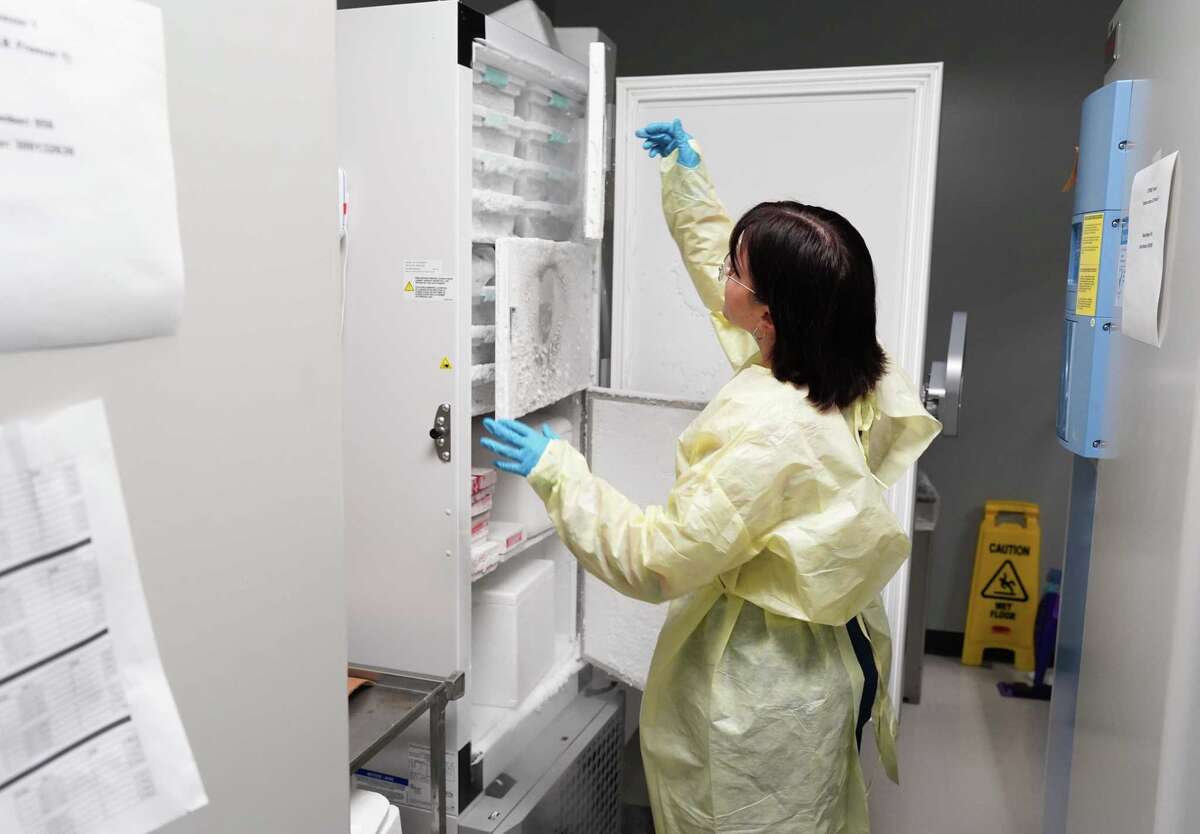 Researchers investigate drug addiction at Houston brain bank