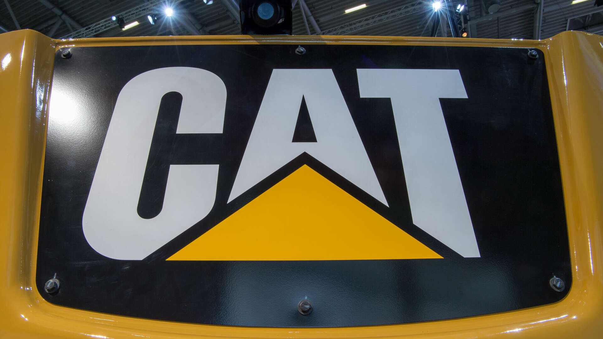 Freak accident at Caterpillar foundry kills worker instantly, OSHA says ...
