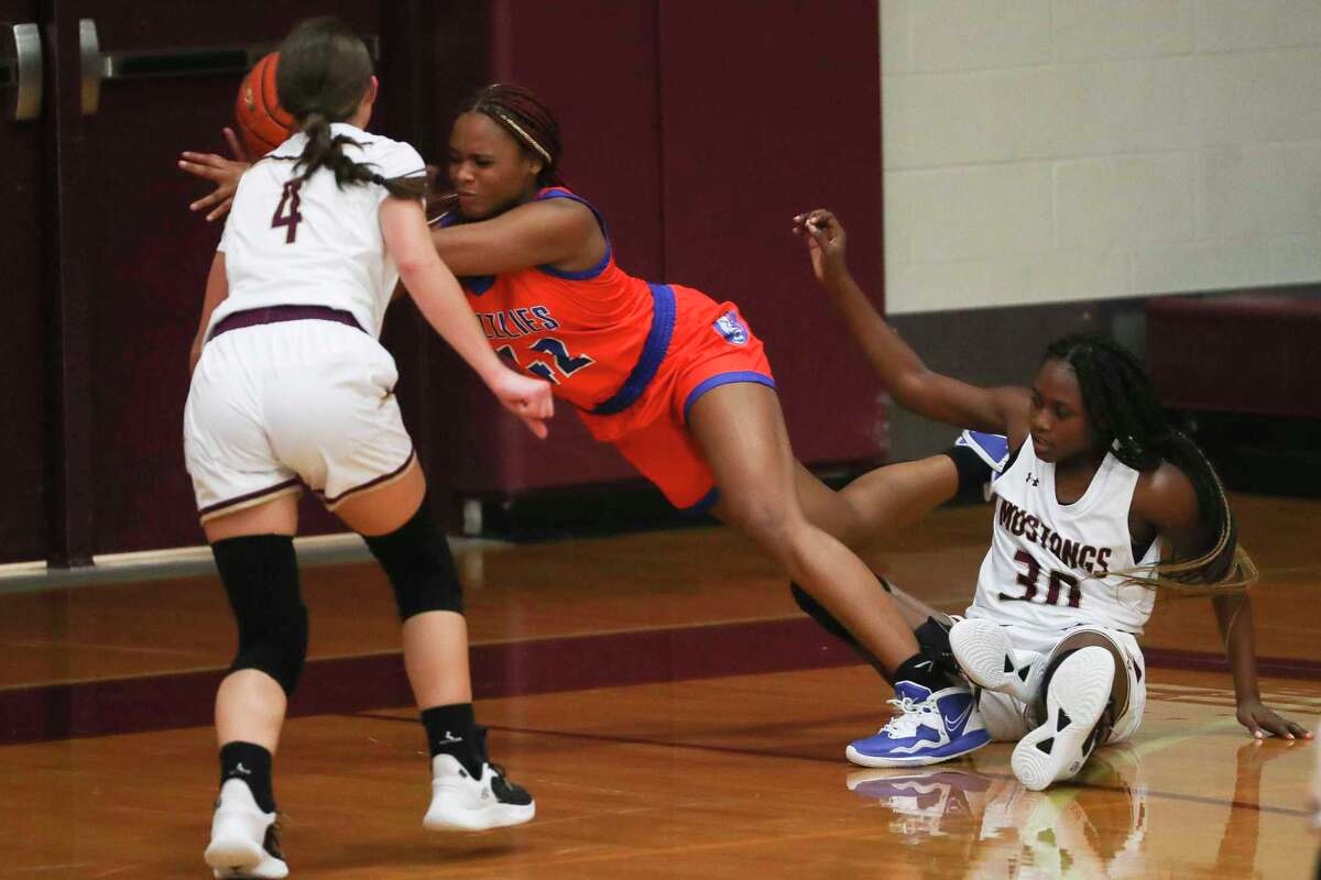 Girls basketball: Grand Oaks tops shorthanded Magnolia West