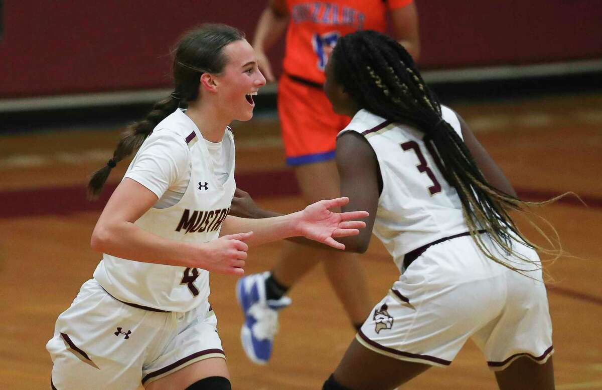 Girls basketball: Grand Oaks tops shorthanded Magnolia West