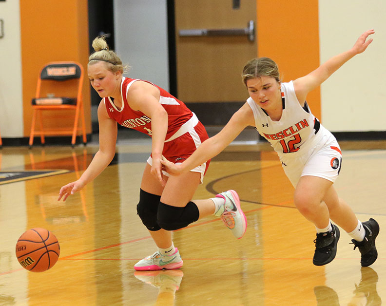 TUESDAY GIRLS ROUNDUP: Staunton routs Wesclin; Oilers, Shells win