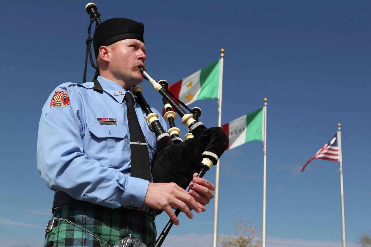 Conroe firefighter learns to play bagpipes to expand department’s honor ...