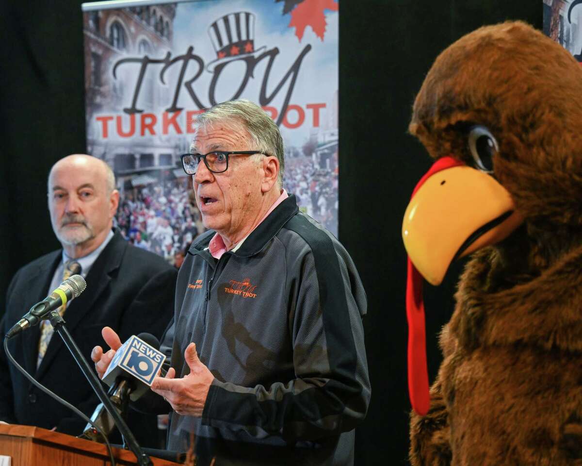 Troy and Cohoes hold Turkey Trots on Thanksgiving Day