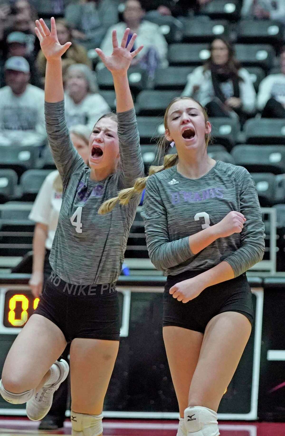 D’Hanis stays on playoff roll by advancing to Class 1A state volleyball ...