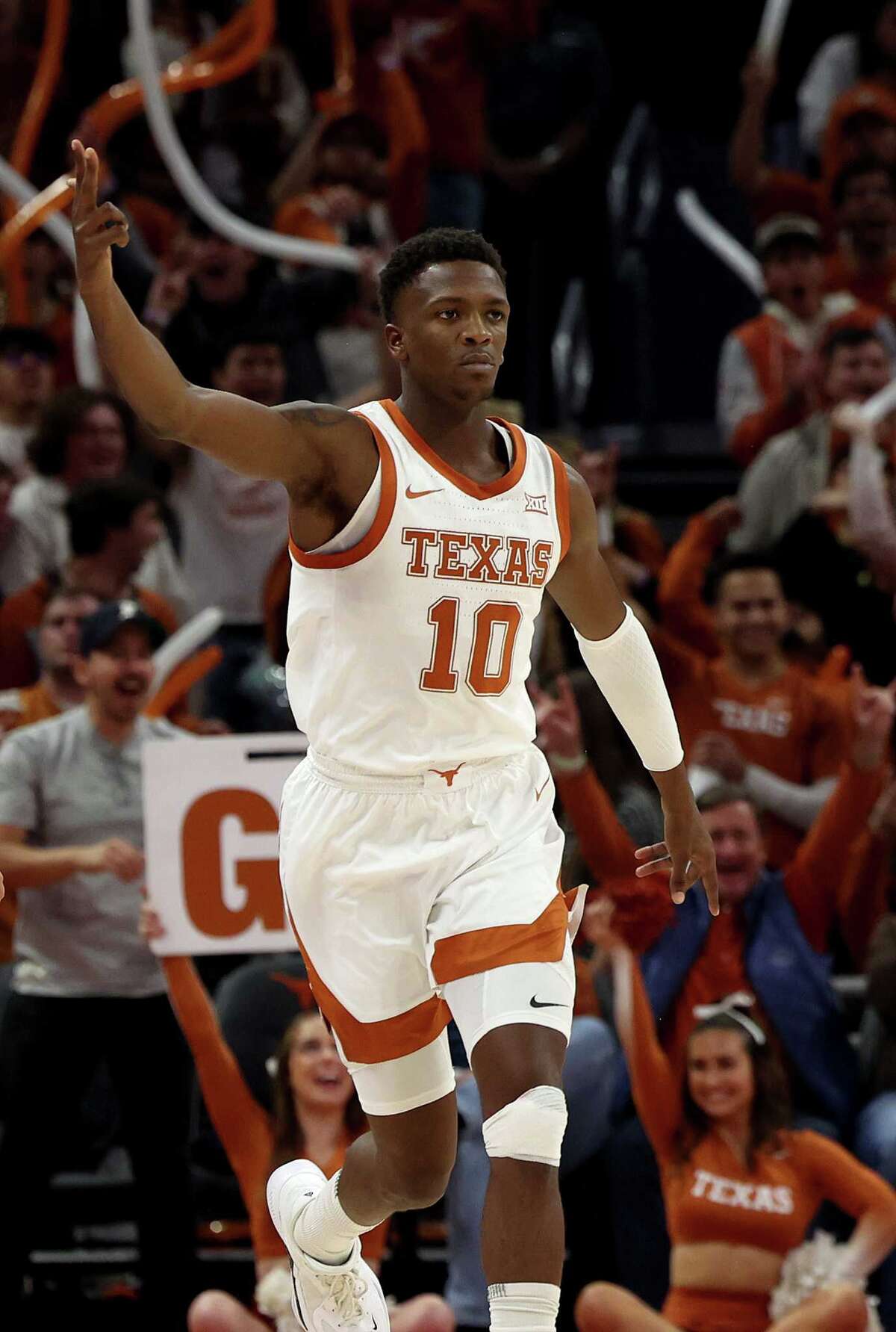 Texas basketball: Tyrese Hunter leads upset of No. 2 Gonzaga