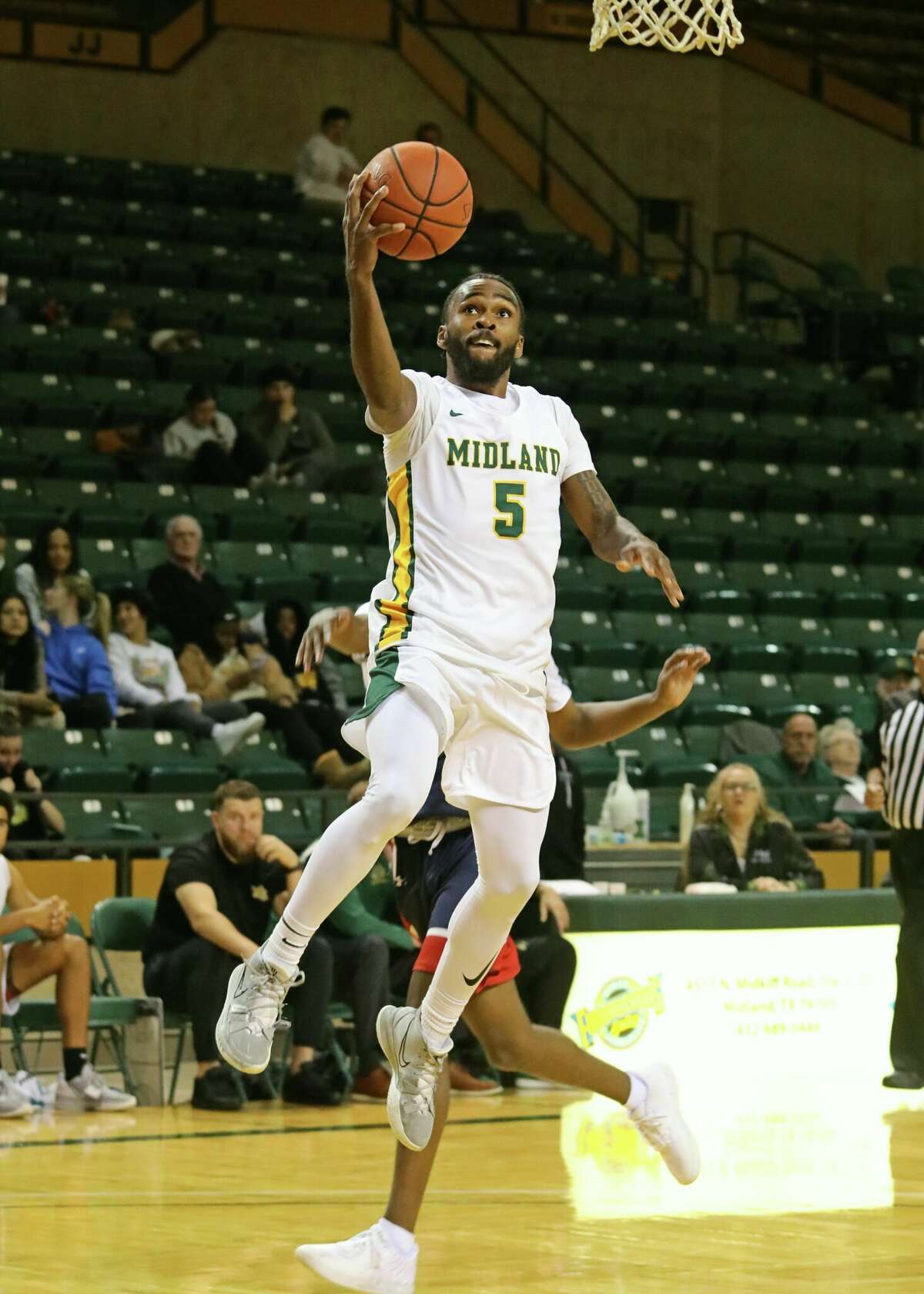 JC MEN’S BASKETBALL: Young leads No. 14 Chaps into WJCAC play