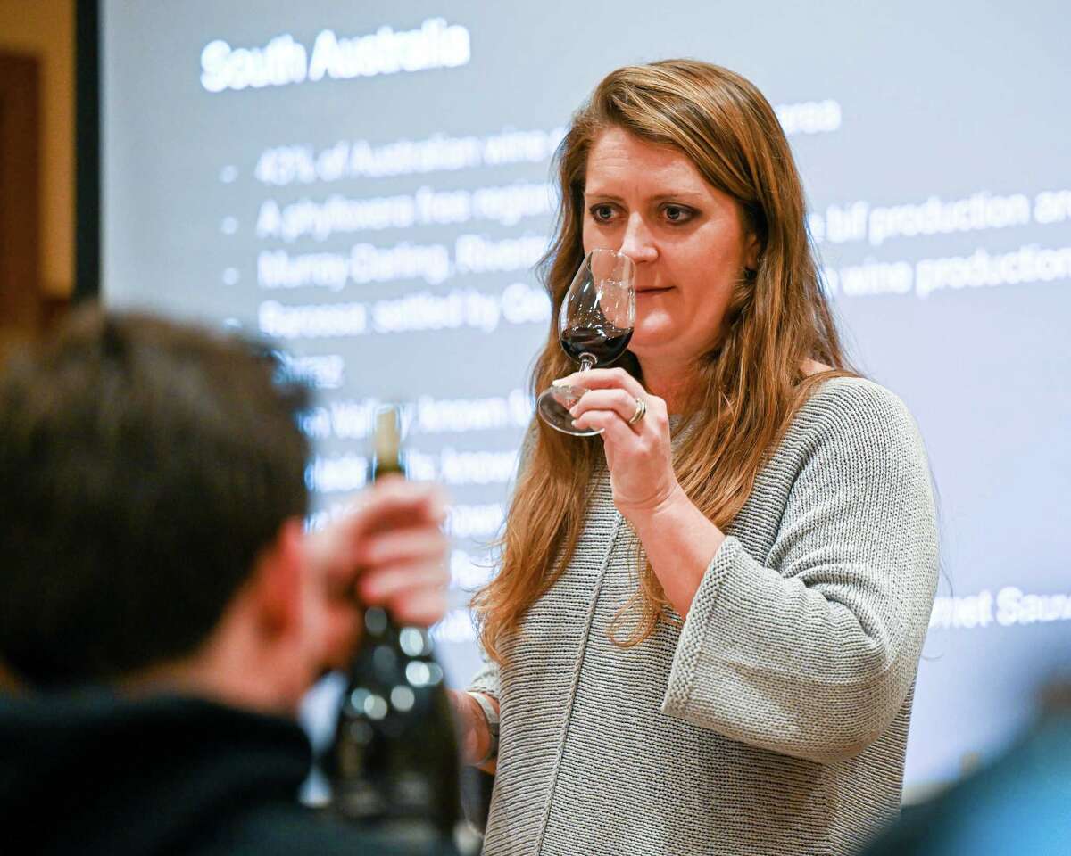 Wine tasting, painting: Siena teaches hobbies to course-focused students