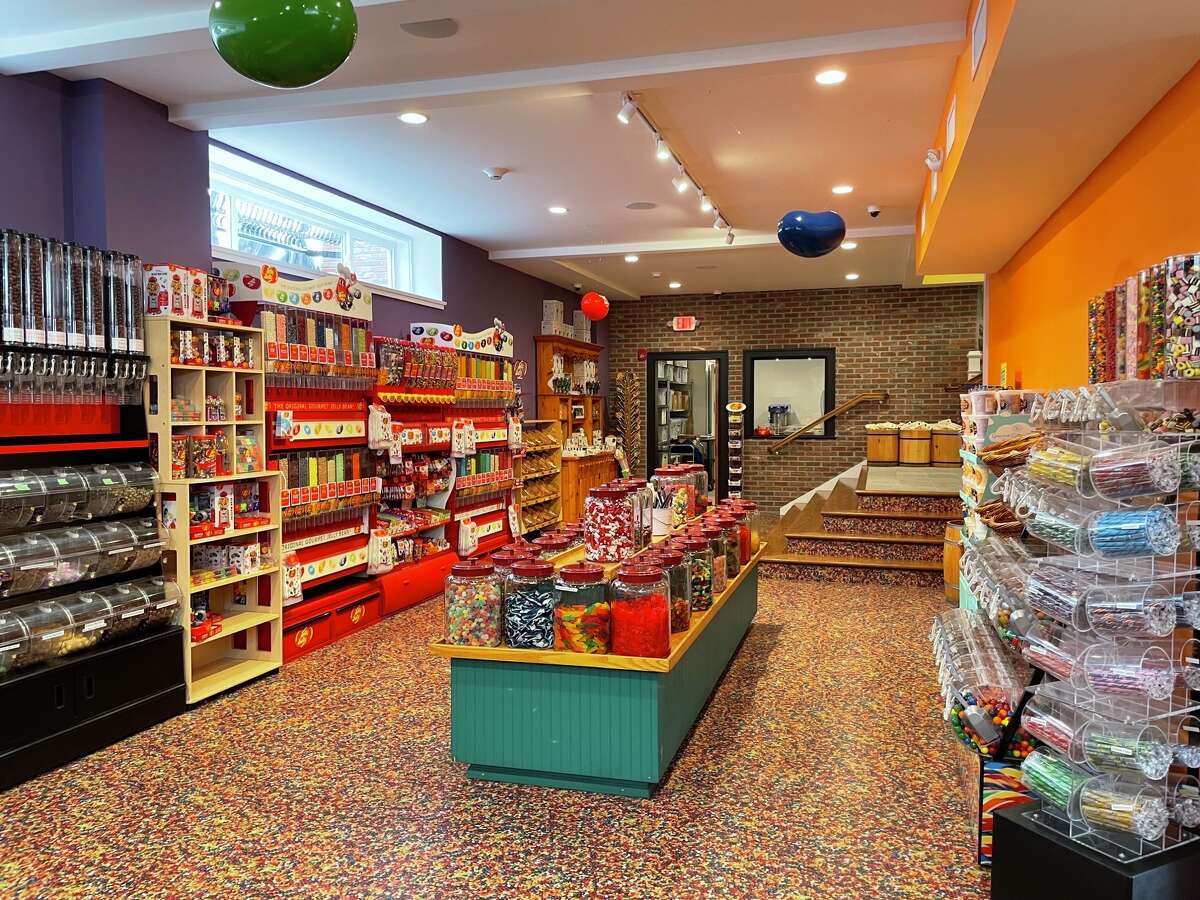 Deborah Ann's Sweet Shoppe opens at new location in Ridgefield