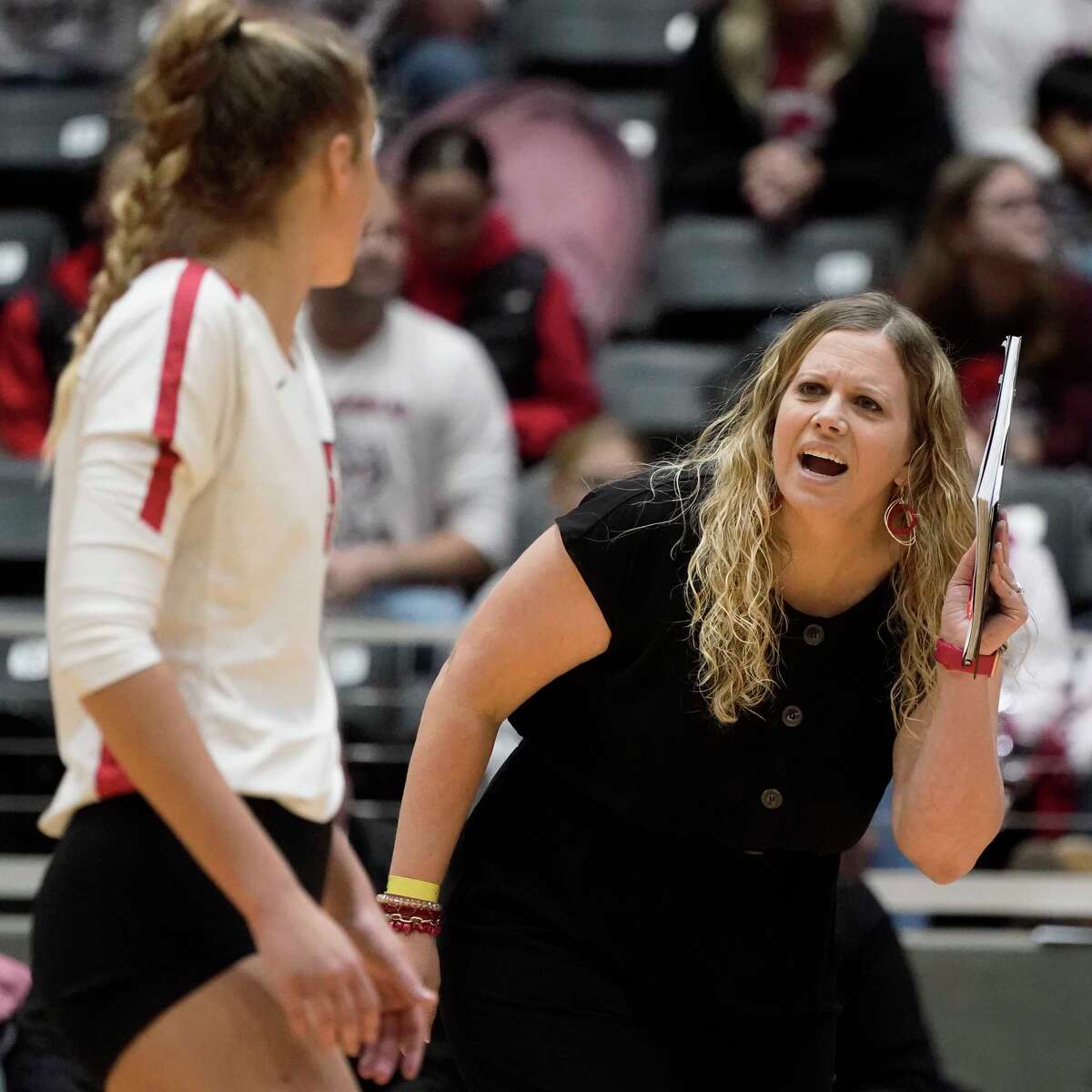 Columbus swept by Gunter in Class 3A state volleyball semifinals