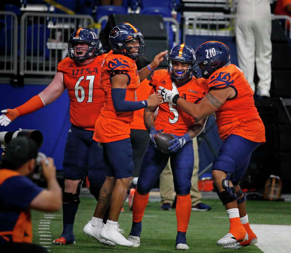 UTSA is within one win of an undefeated league season