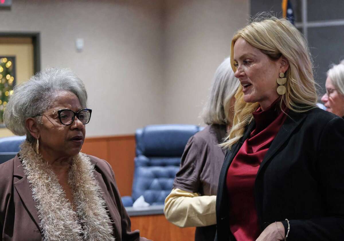 Conroe school trustees who call themselves 'Mama Bears' want attorneys ...