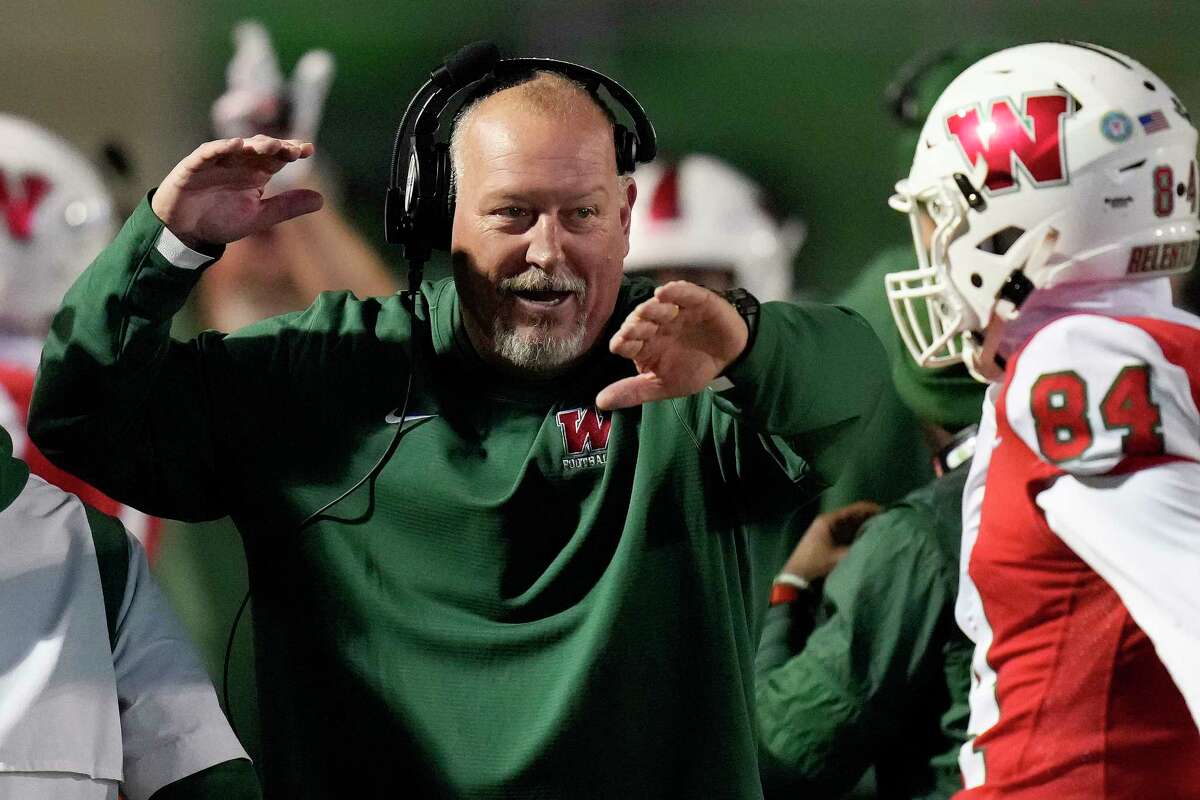 The Woodlands dominates Klein Cain to advance to third round