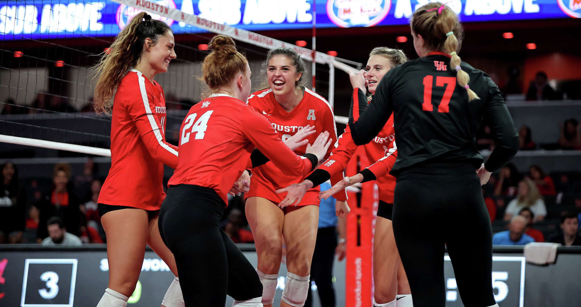 Houston Cougars win 5-set thriller at NCAA volleyball tourney