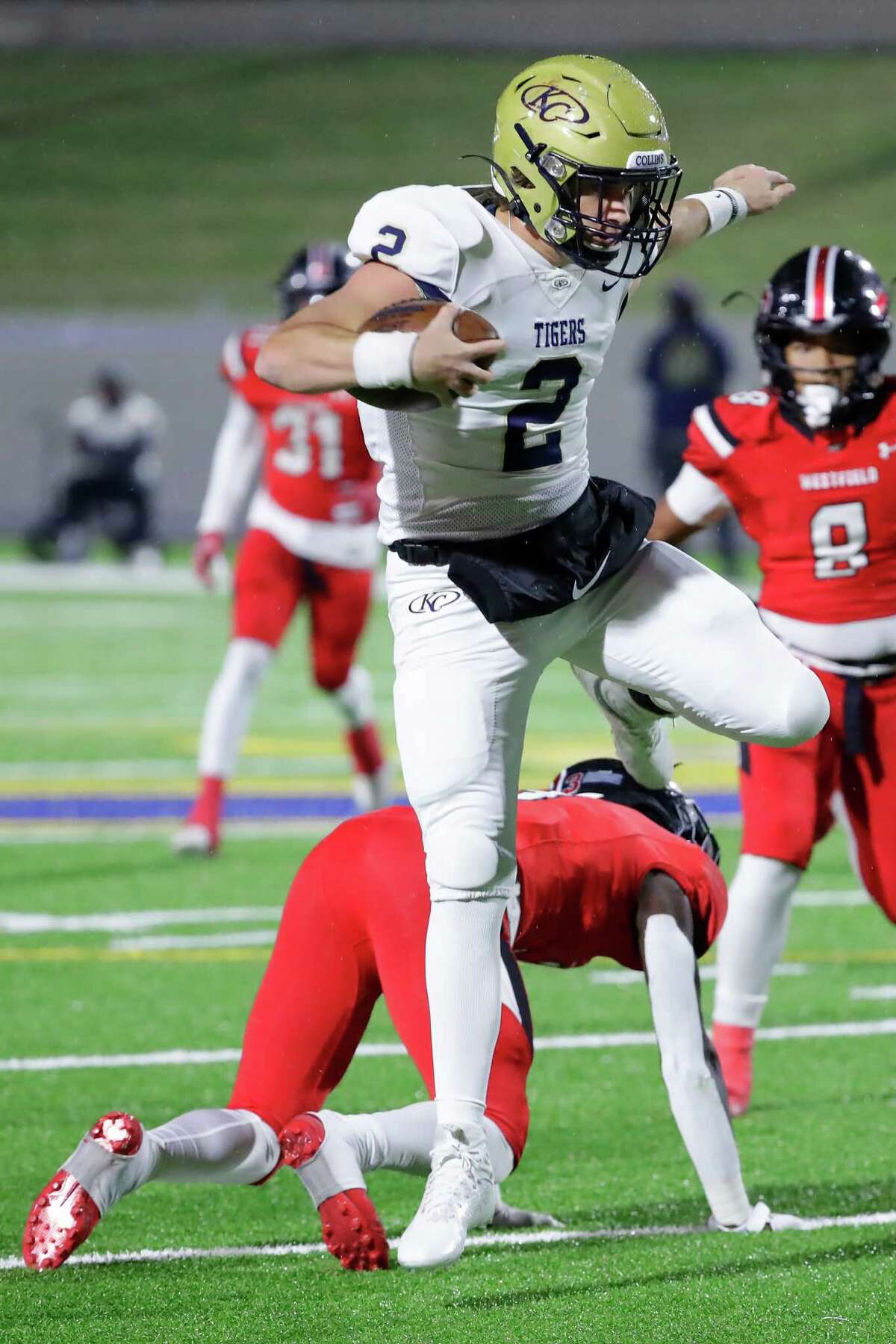 Westfield Mustangs edge Klein Collins Tigers in second round