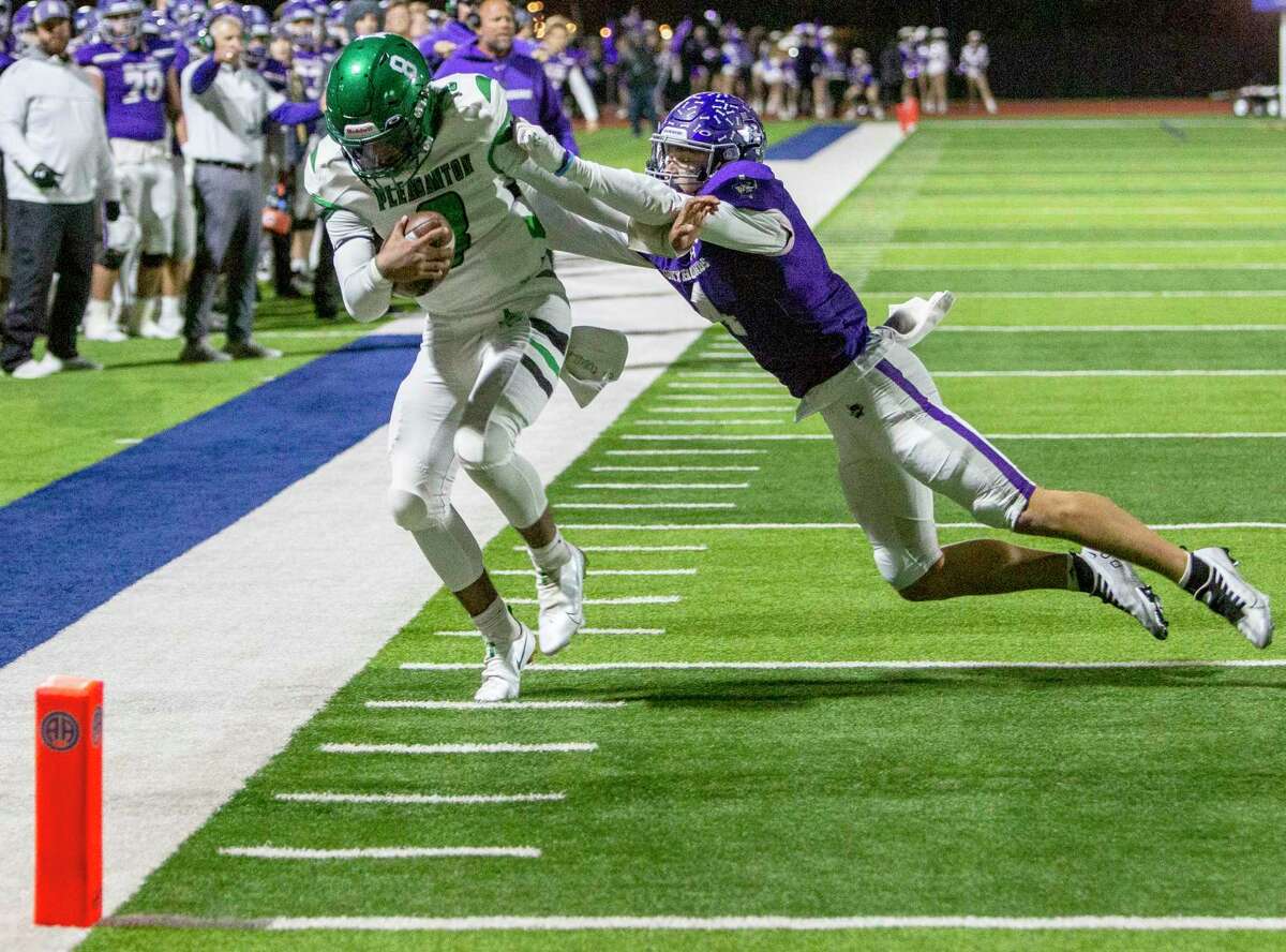 High school football playoffs: Boerne 50, Pleasanton 21