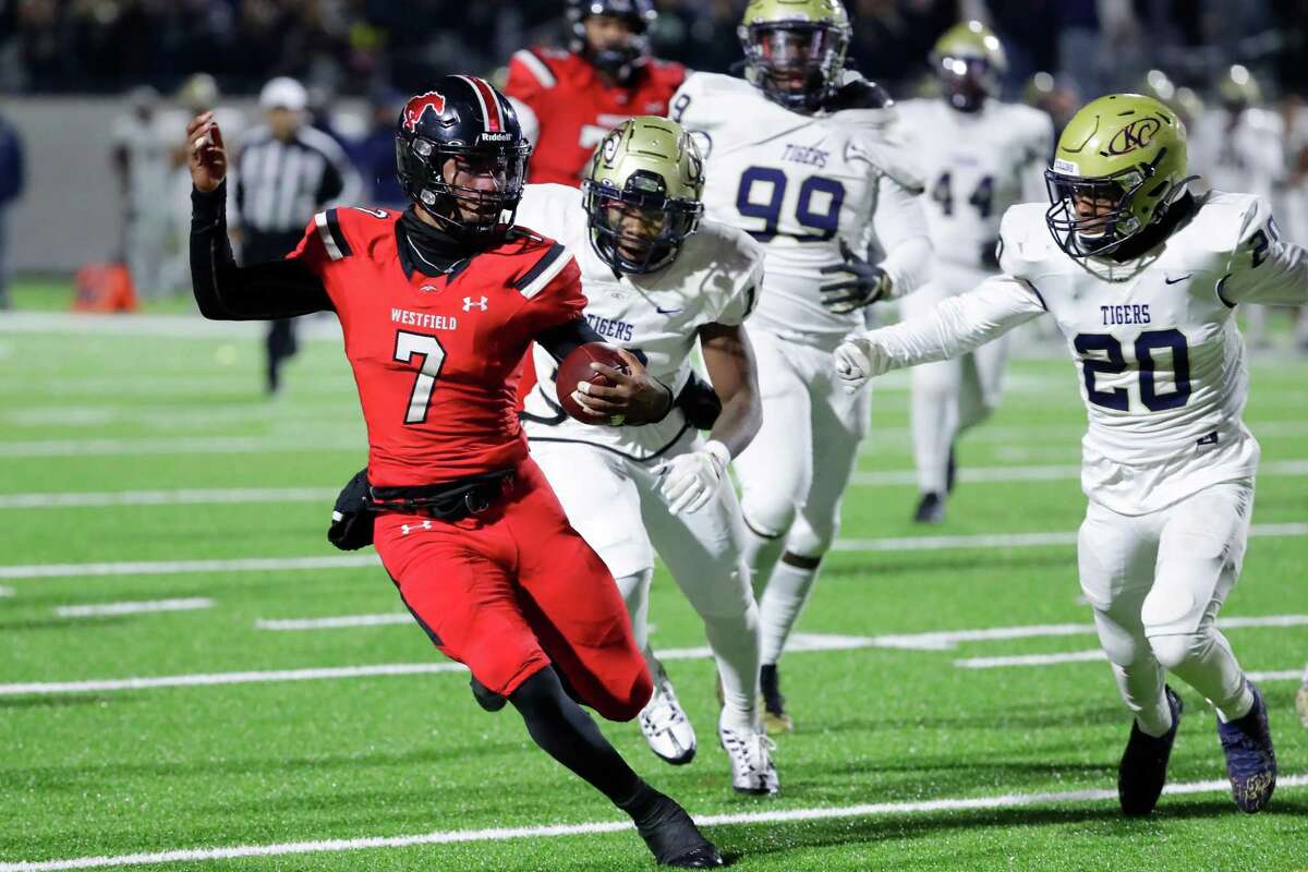 Westfield Mustangs edge Klein Collins Tigers in second round