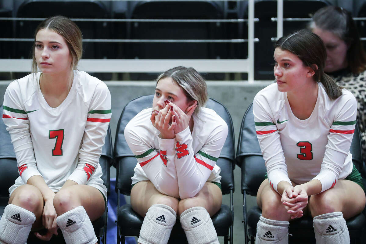 State volleyball tournament: The Woodlands is eliminated
