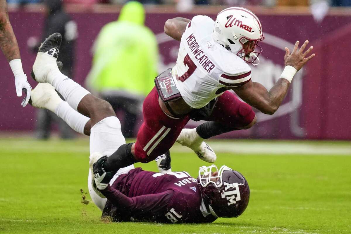 Texas A&M football: Aggies beat UMass to end six-game losing streak