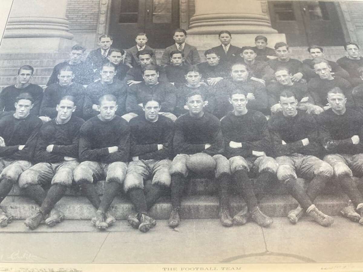 Bridgeport Central vs. Harding Thanksgiving rivalry reaches 100 games.