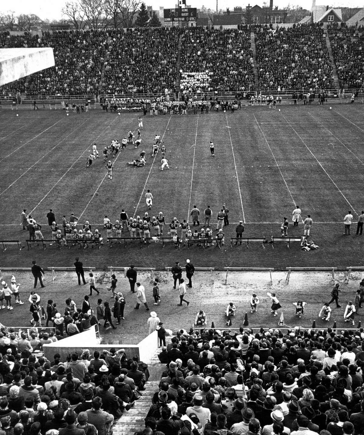 Bridgeport Central vs. Harding Thanksgiving rivalry reaches 100 games.