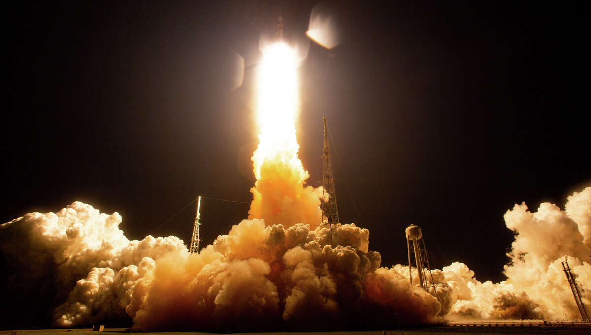 NASA's Artemis I mission reaches the moon