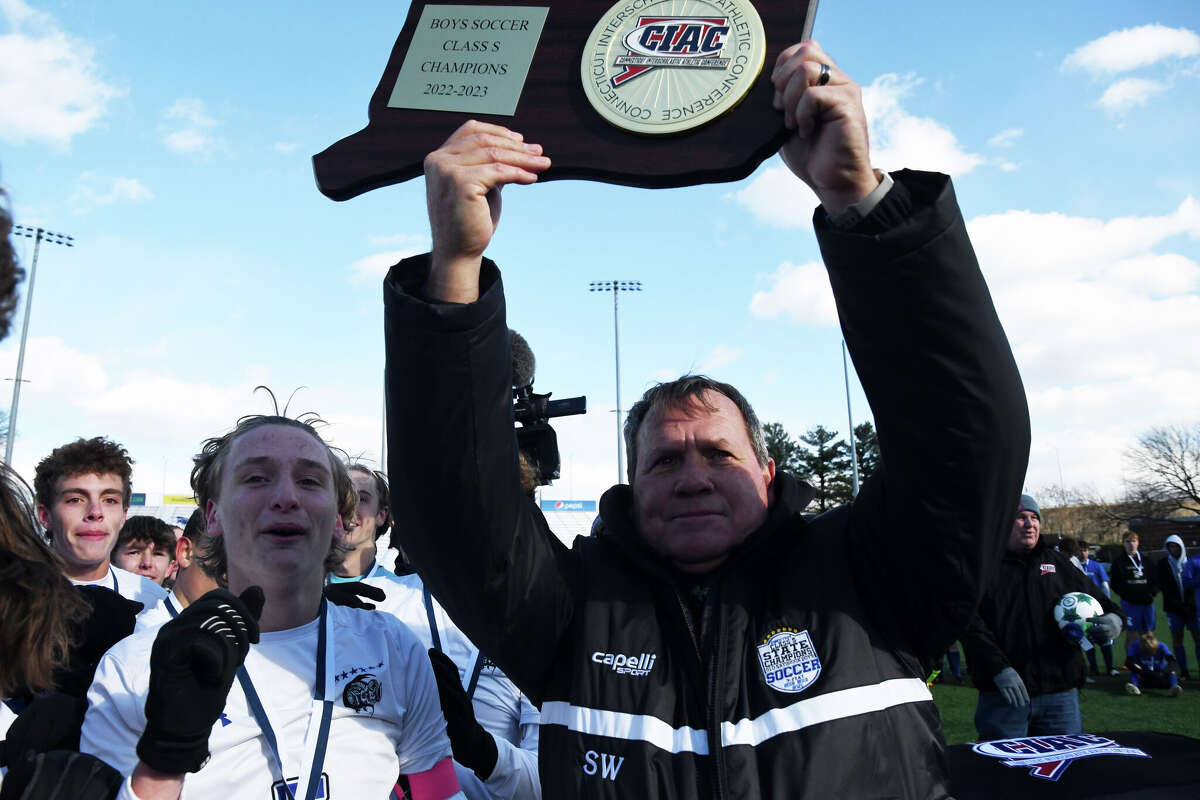 Old Saybrook wins fourth straight Class S boys soccer state title