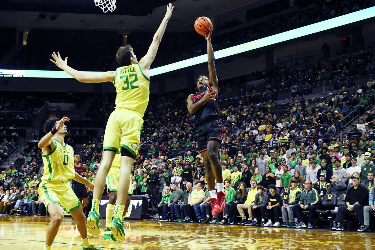 No. 3 Houston Cougars hold off Oregon Ducks for road win