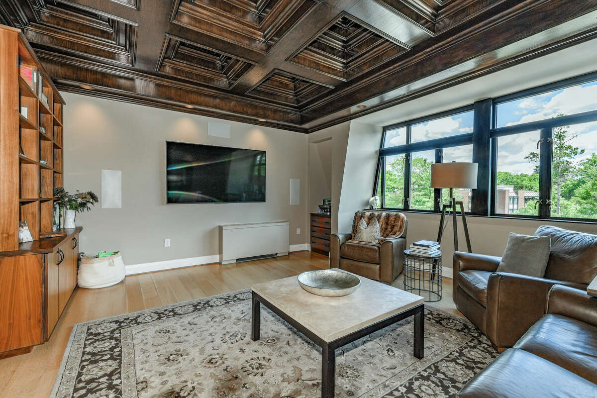 West Hartford penthouse listed for $919K