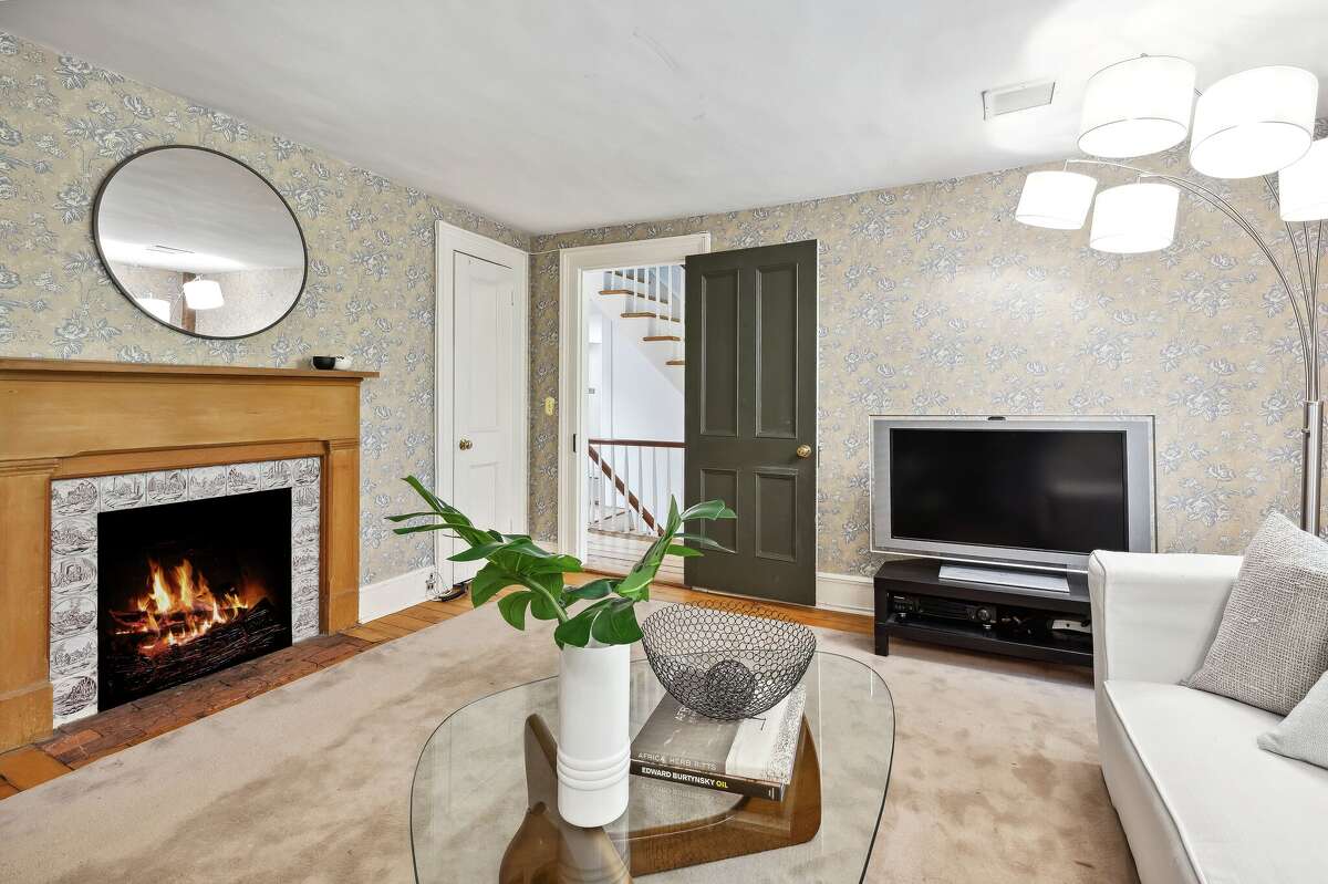 1800s CT estate said to be visited by Lincoln listed for $2.5M