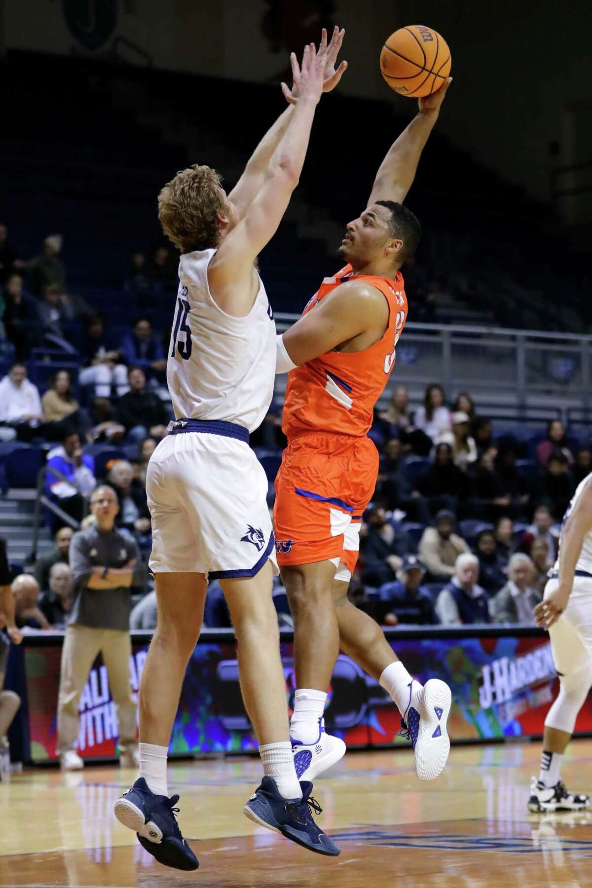 Mekhi Mason scores 25 as Rice downs Houston Christian