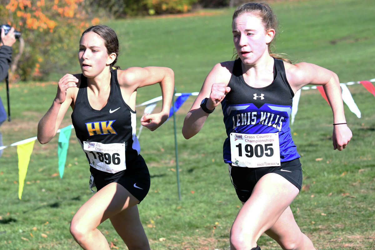 The 2022 GameTimeCT All-State Girls Cross Country Team