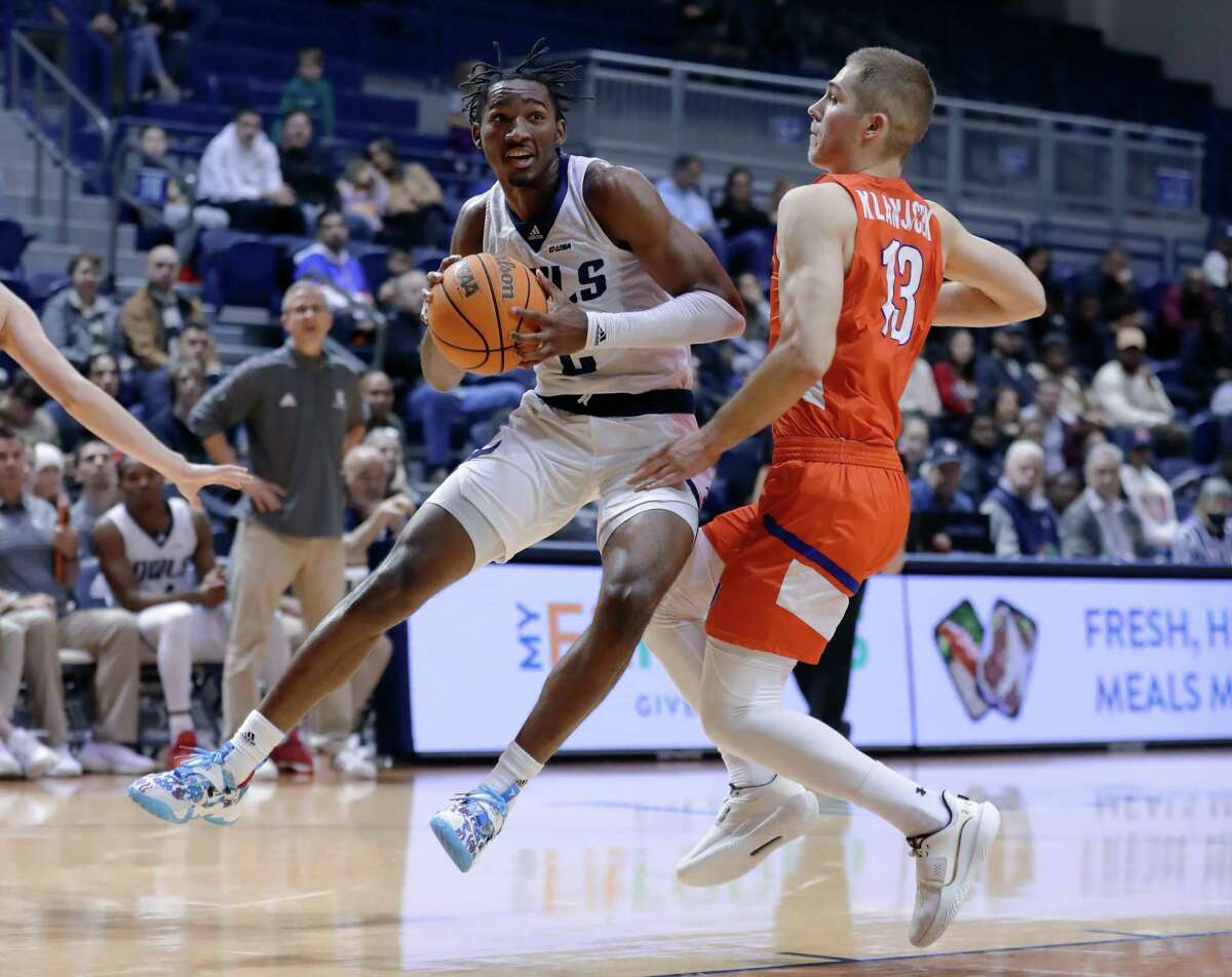 Mekhi Mason scores 25 as Rice downs Houston Christian