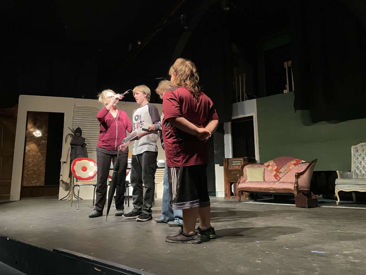 Crossroads Theatre Guild to perform "A Christmas Story"