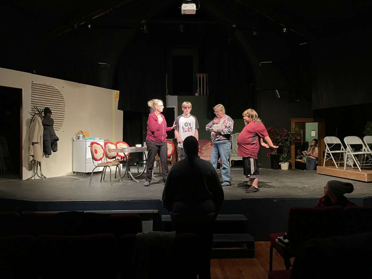 Crossroads Theatre Guild to perform "A Christmas Story"