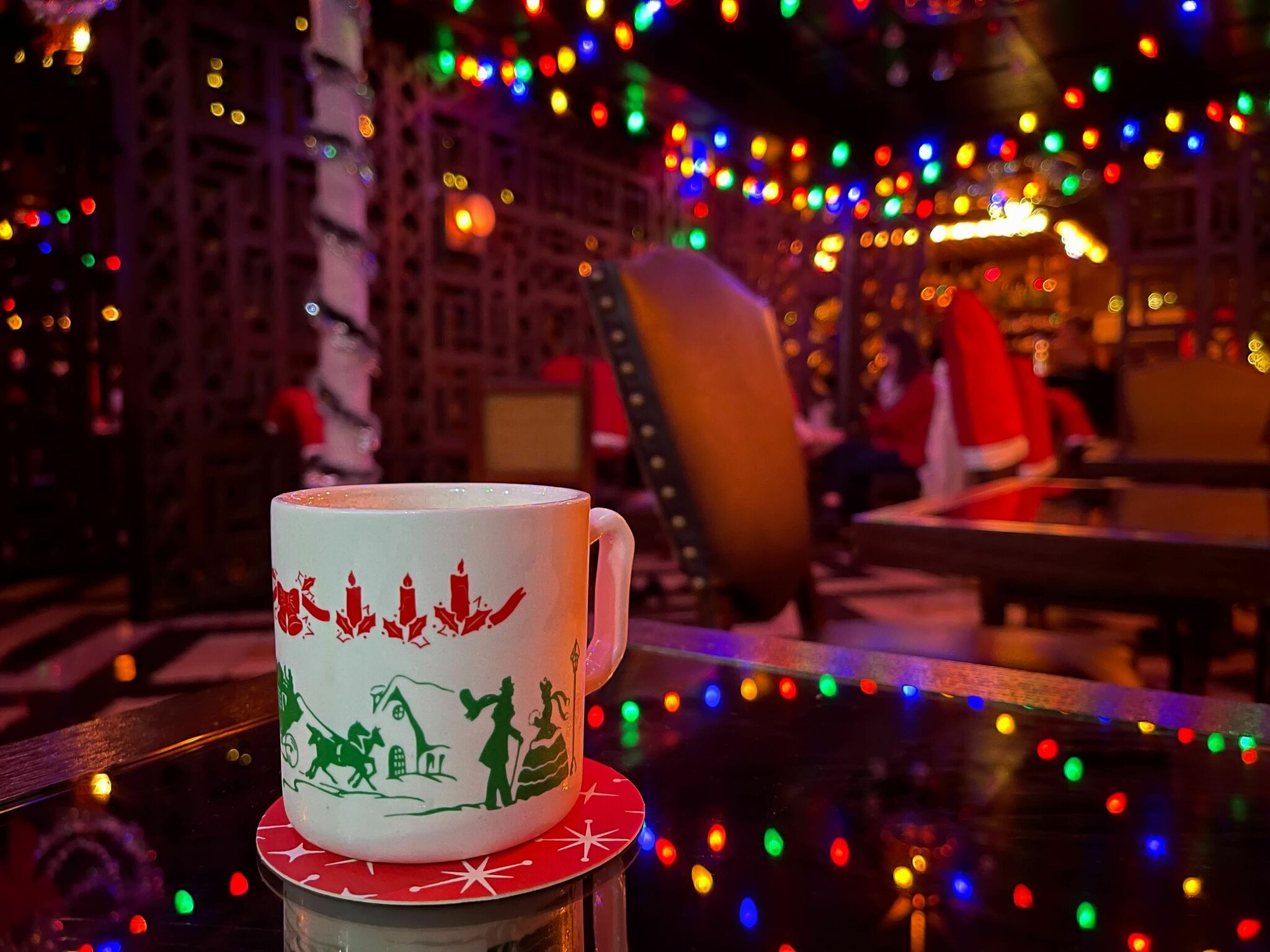 Holiday-themed cocktail pop-up opens at River Walk bar
